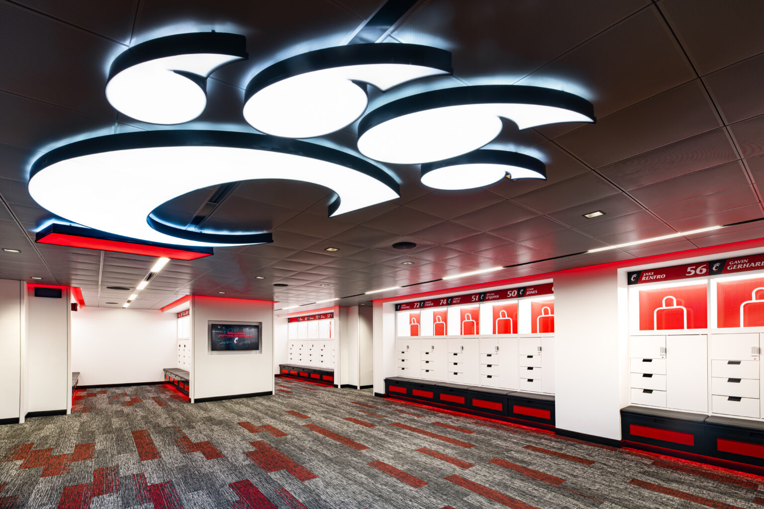 UC Cincinnati Locker Room – Bentley Mills